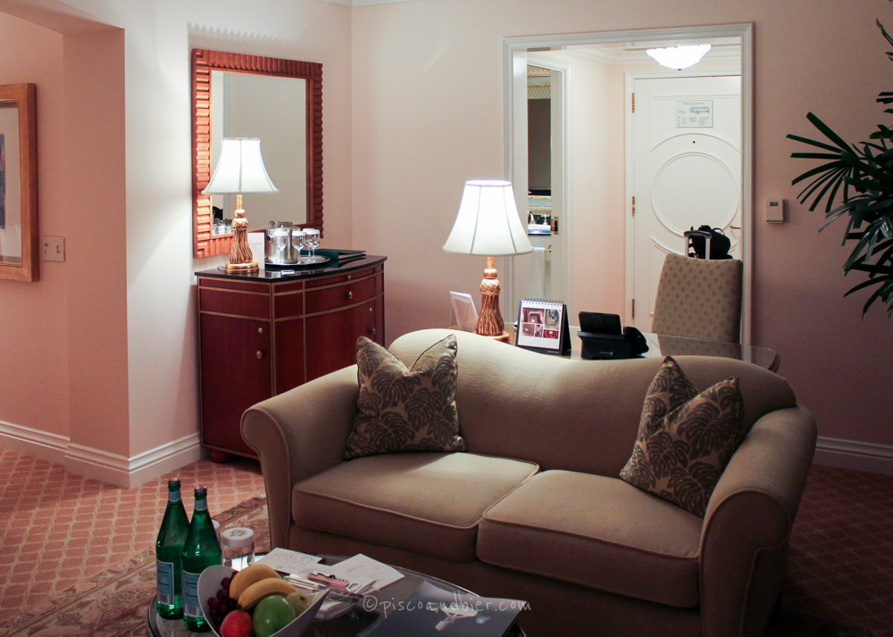 The Beverly Hills Hotel Review | 5-Star Luxury Boutique Suites & Bungalows