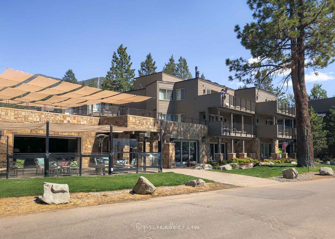 Best Lake Tahoe Lakefront Hotels & Beachfront Resorts With Lakeviews